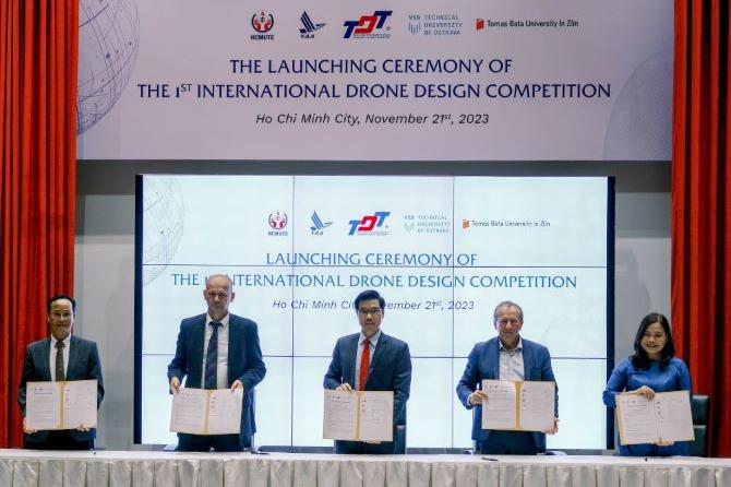 The First International Unmanned Aerial Vehicle Design Competition ...
